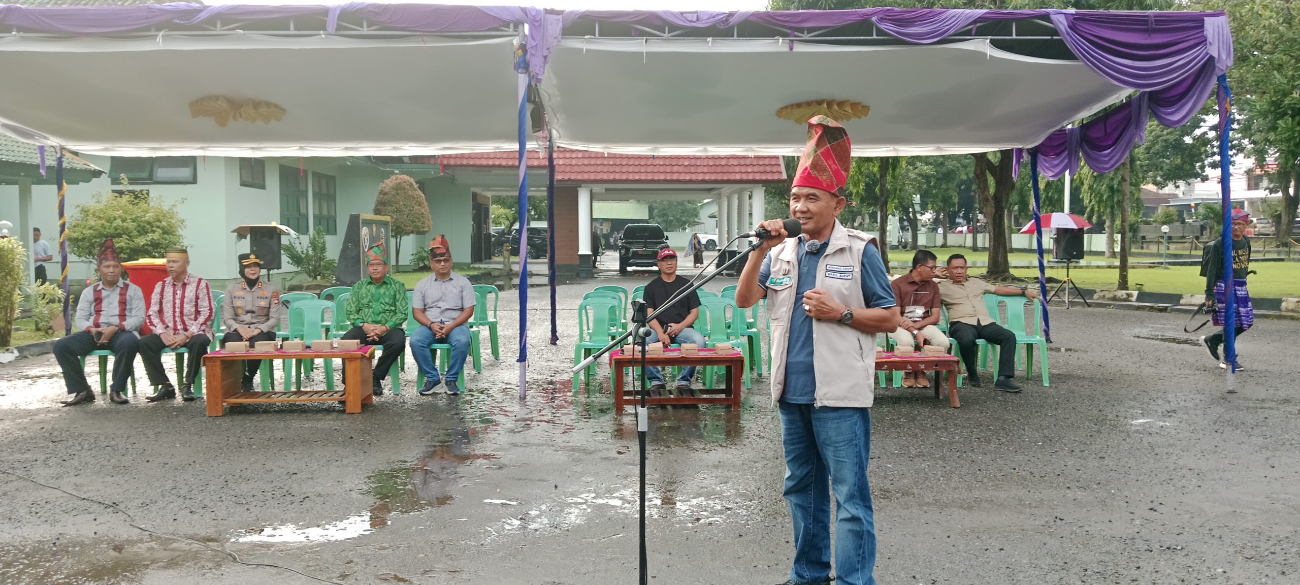 Wabup Sumbawa Lepas Karnaval Kearifan Lokal HUT Kabupaten Sumbawa ...